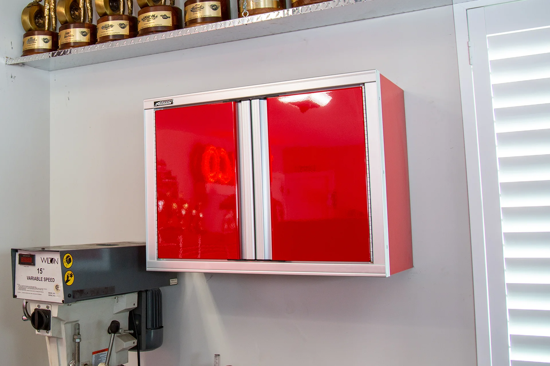 Blog - 5 Reasons Overhead Cabinets Outdo All Other Overhead Storage