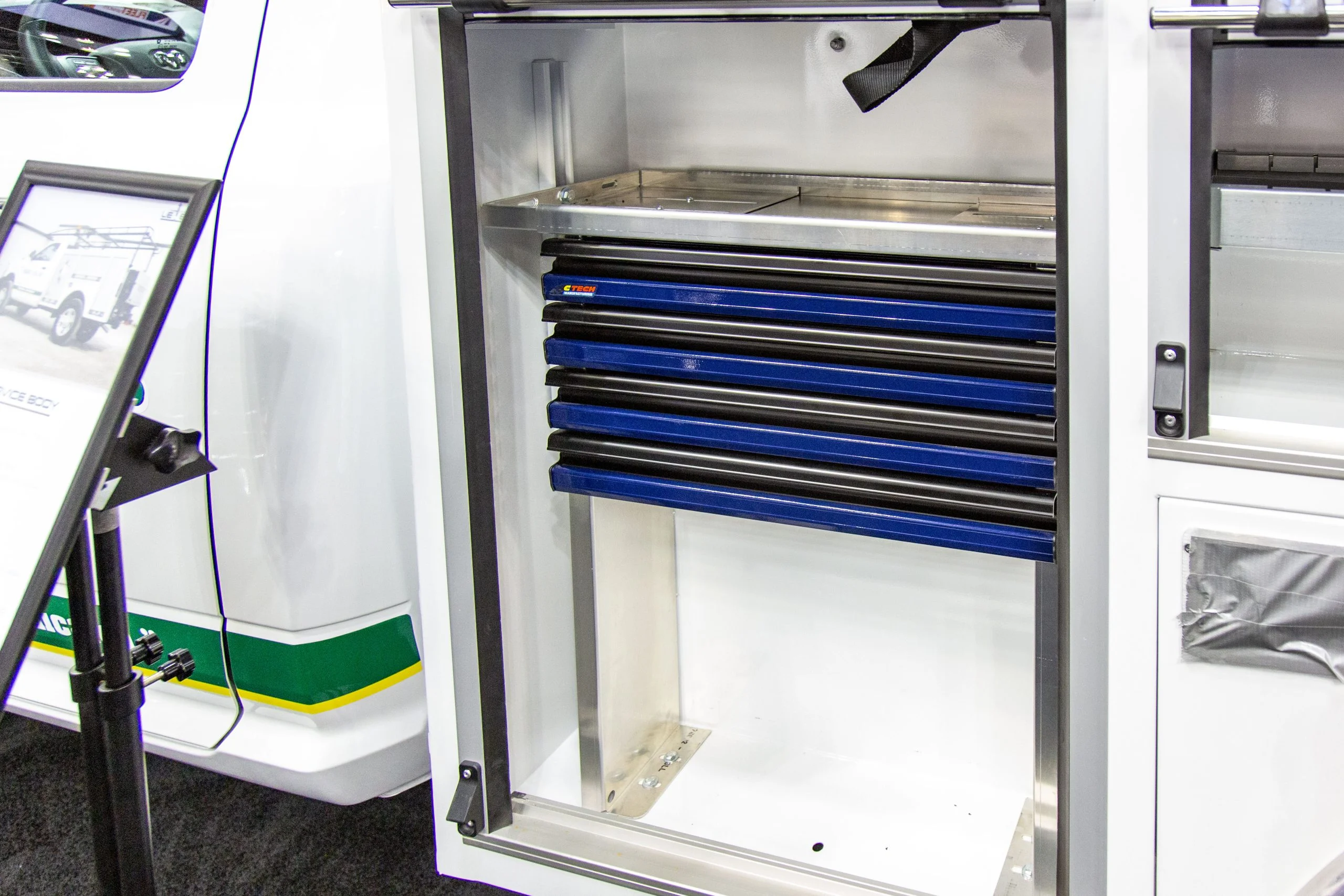 Blog - Buyer’s Guide: Choosing the Best Service Truck Tool Box