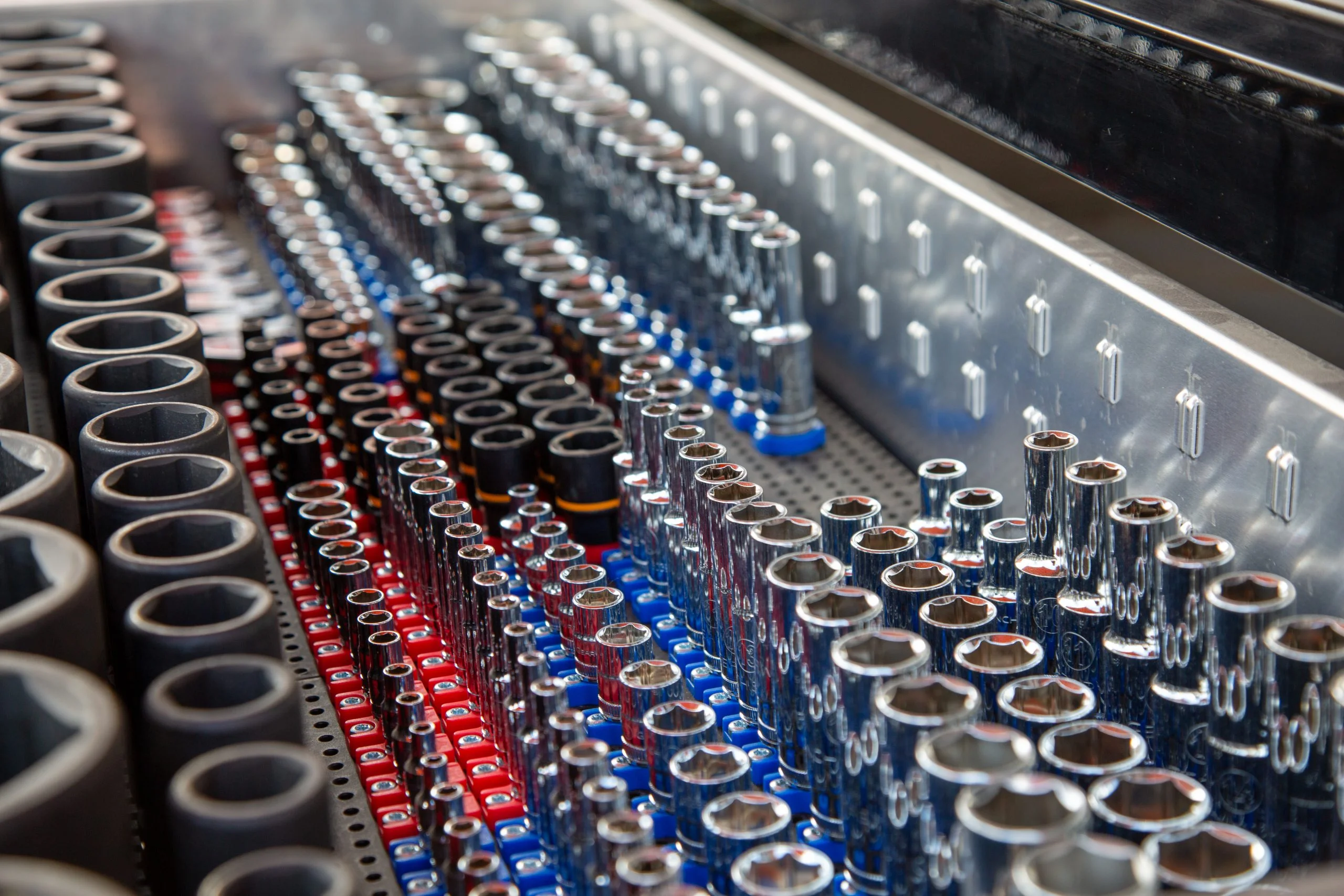 Blog - Storage Showdown: Comparing Hand Tool Organizers